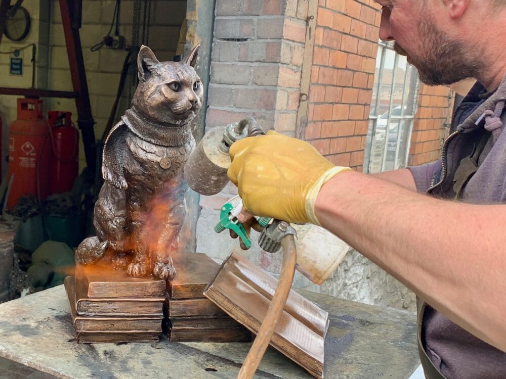 The difference between Foundry Bronze metal and cold cast Bronze Resin